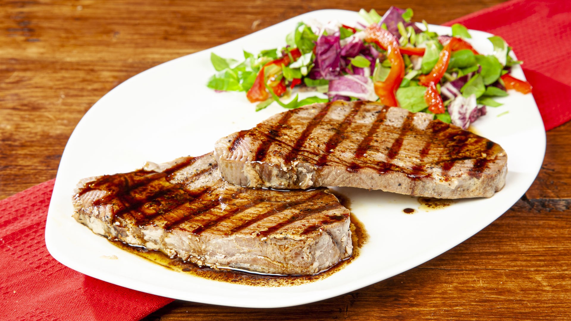 Tonno scottato all'aceto balsamico - Ricette Casa Pappagallo