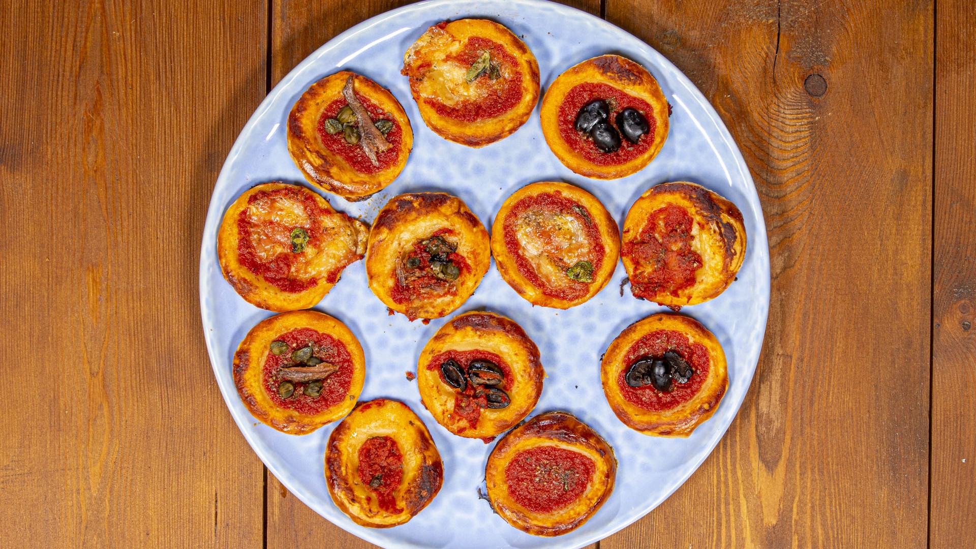 Pizzette di sfoglia - Ricette Casa Pappagallo
